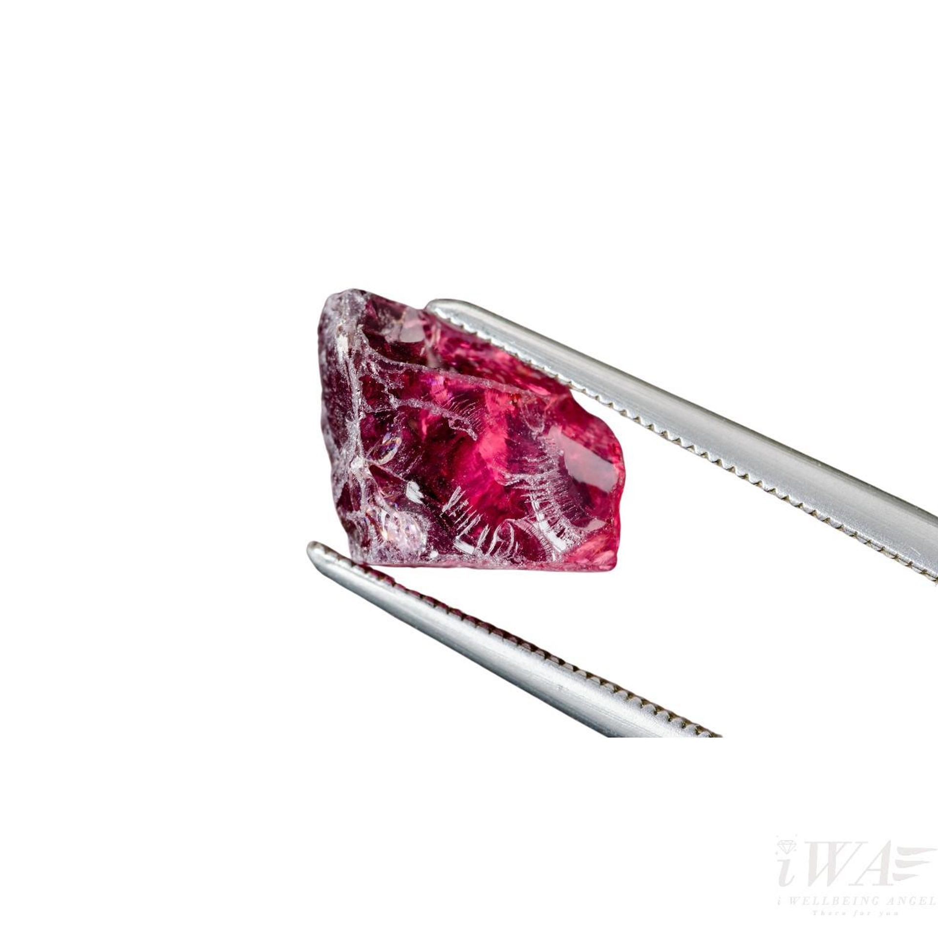 Color Change Garnet: Meaning & Properties | GemstoneRush
